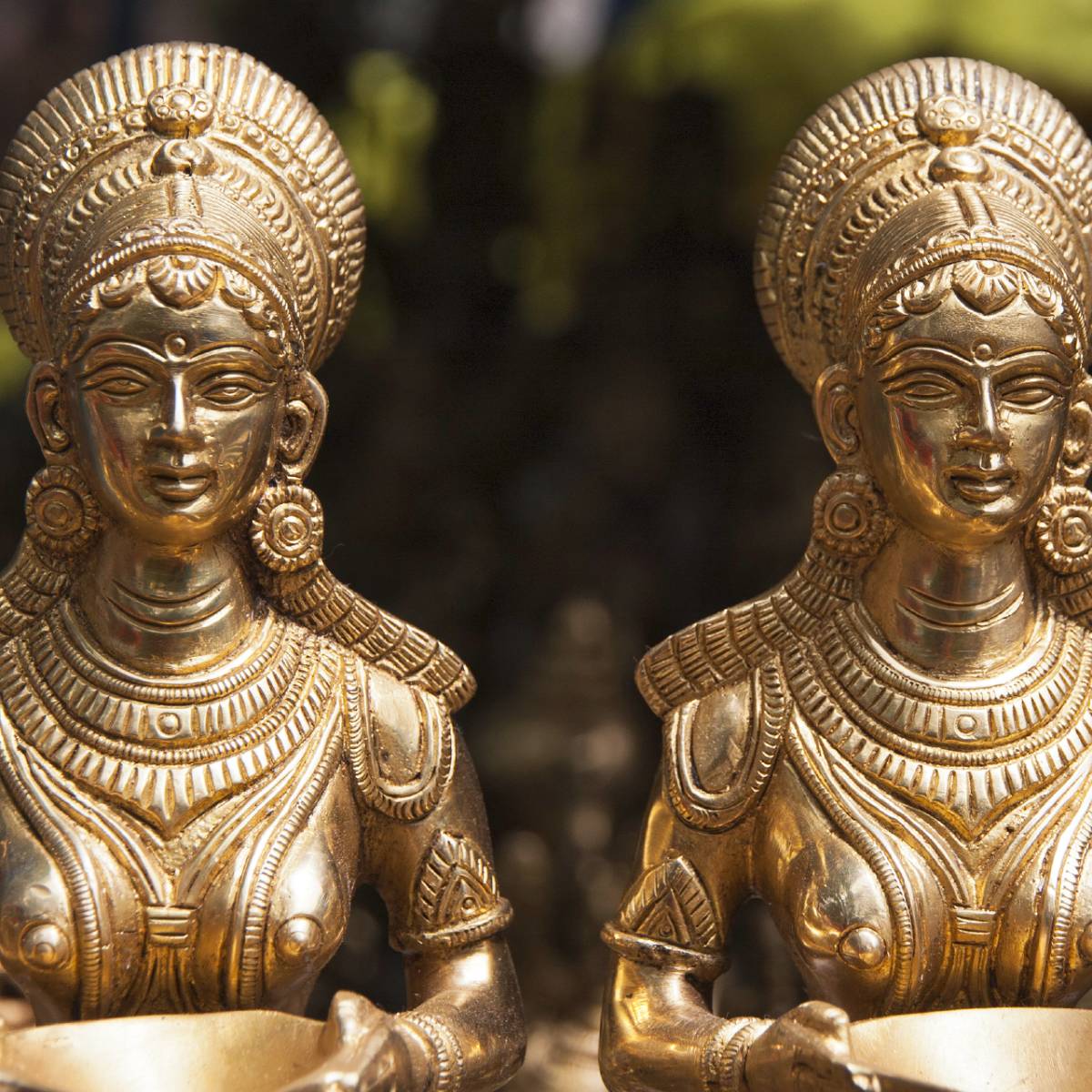 Vengala Sirpam Thayarithal